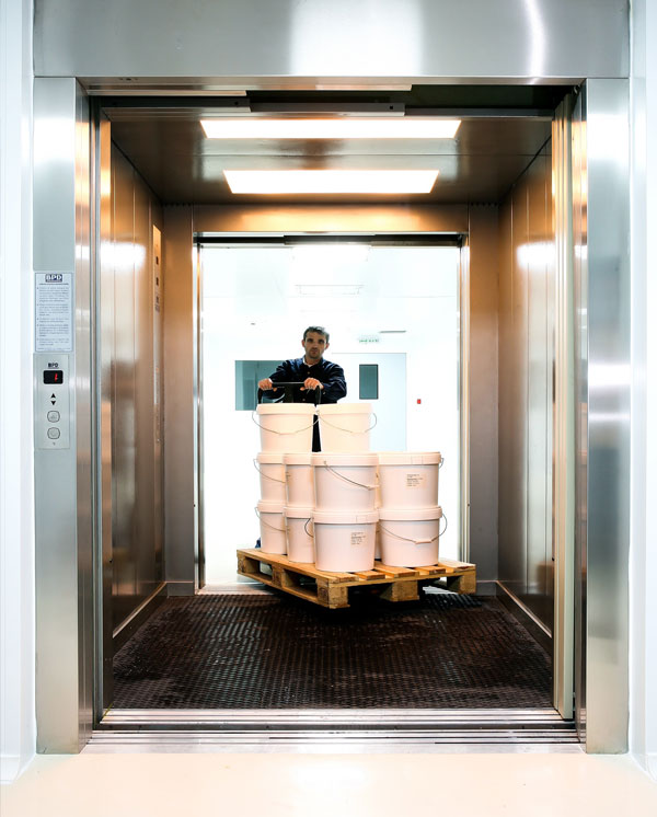 Goods Lift – EEC PARK